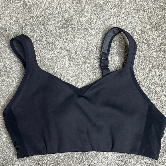 Brooks | Intimates & Sleepwear | Brooks Sports Bra Size 34d Black ...